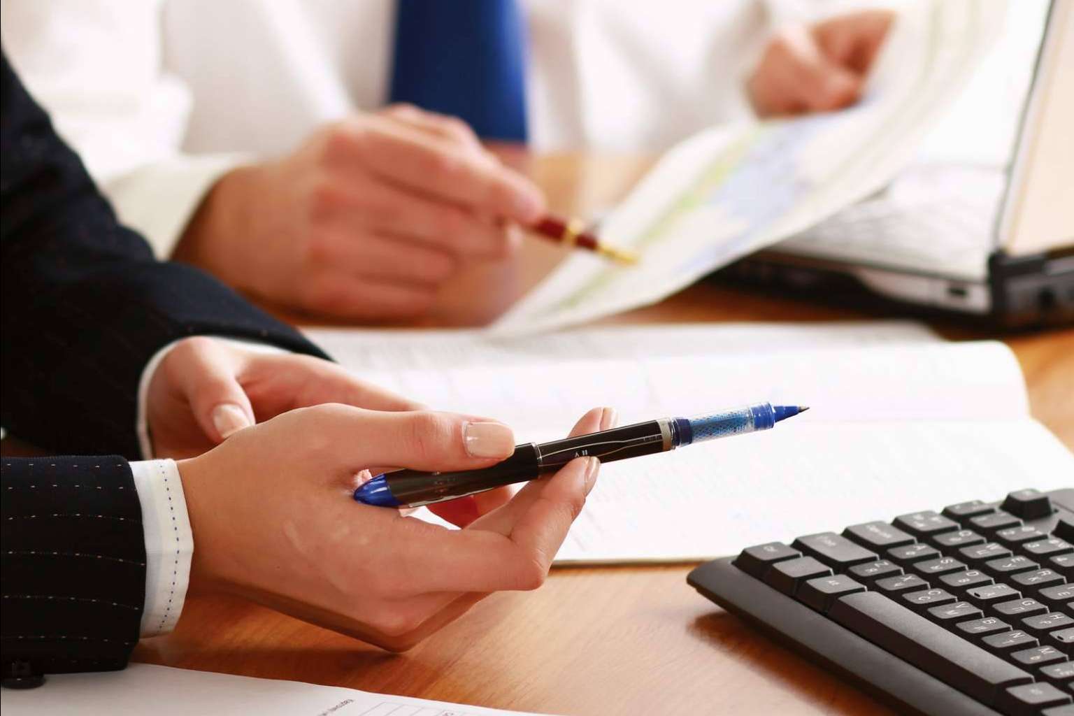 NICE empieza el proceso de adquisición de LiveVox para revolucionar la ...